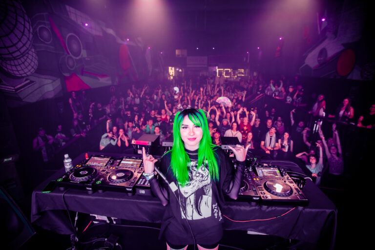 It Isn't Easy Being Green — Who Are Ya?! With Green Matter - Moon Lvnding